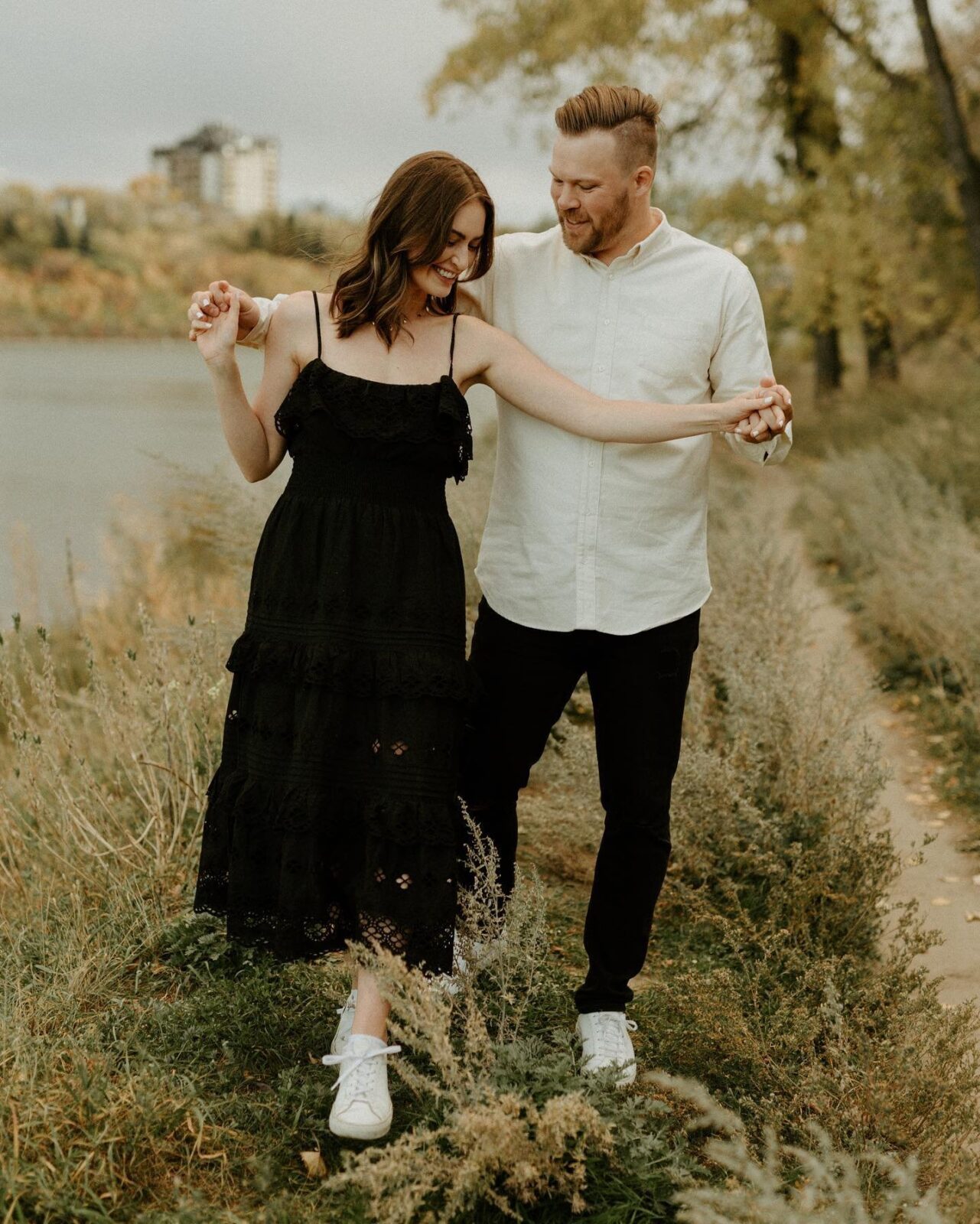 My go to prompts for photographing people in love! - Showit Blog